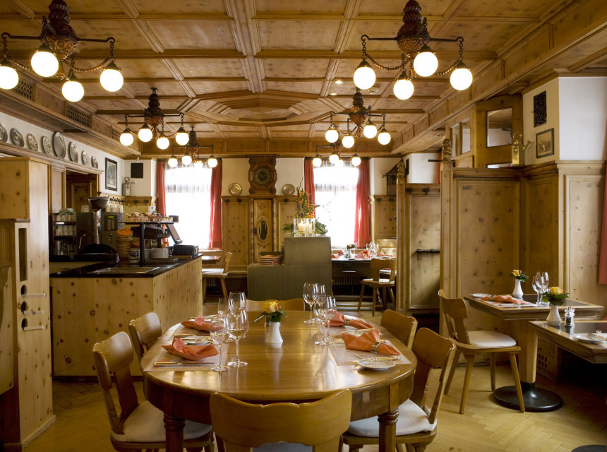 Book Hotel Stern Chur Switzerland - Magic Switzerland