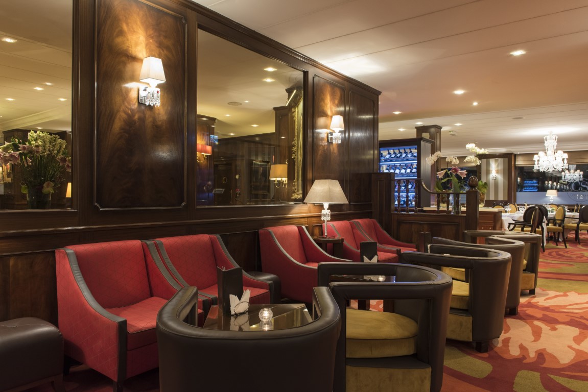 Book Hotel Bristol Geneva Switzerland - Magic Switzerland