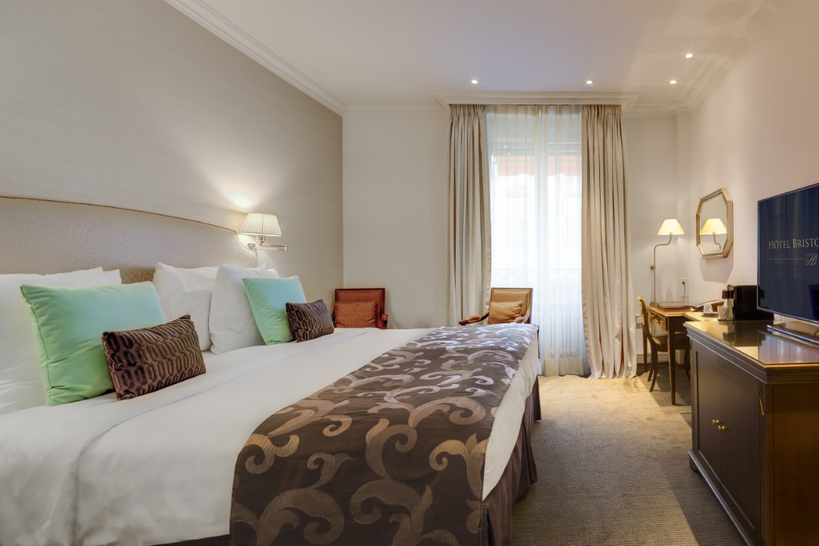 Book Hotel Bristol Geneva Switzerland - Magic Switzerland